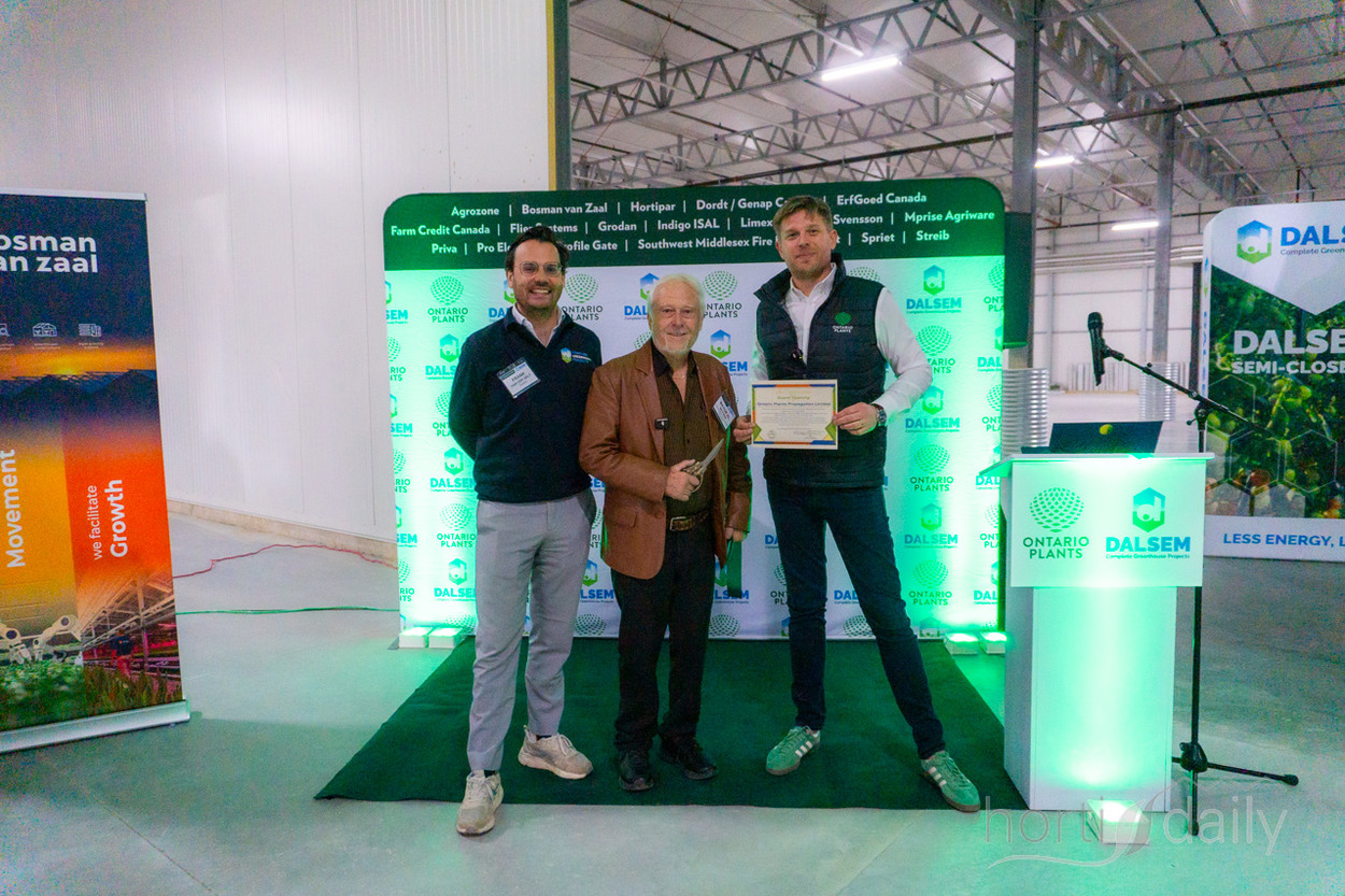 CAN (ON): Ontario Plants Propagation facility officially opened