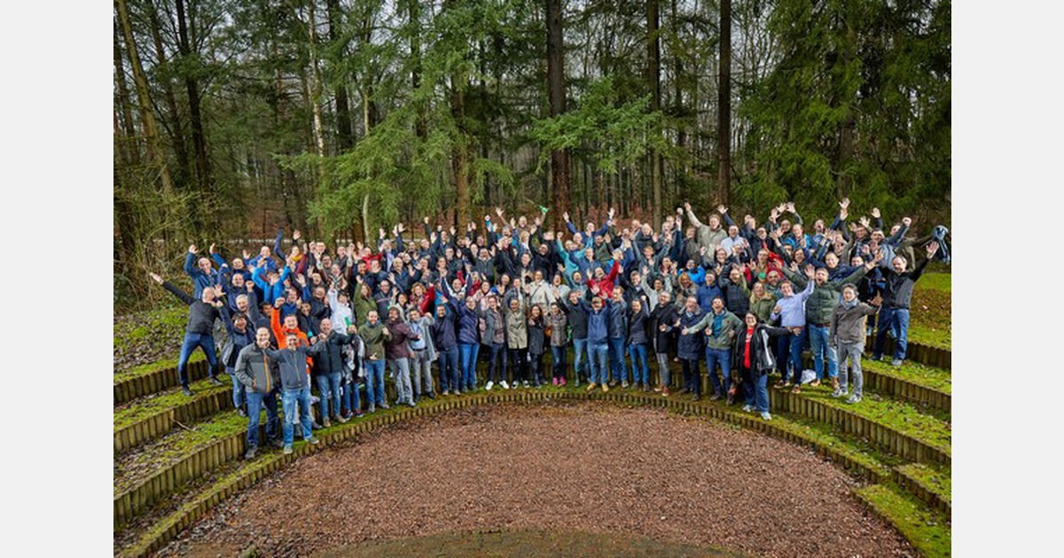 Signify celebrates 15 years of developing horticulture LED grow lighting