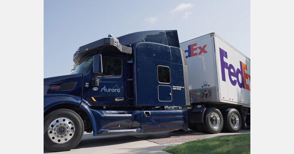 PACCAR begins extensive field test with self driving trucks