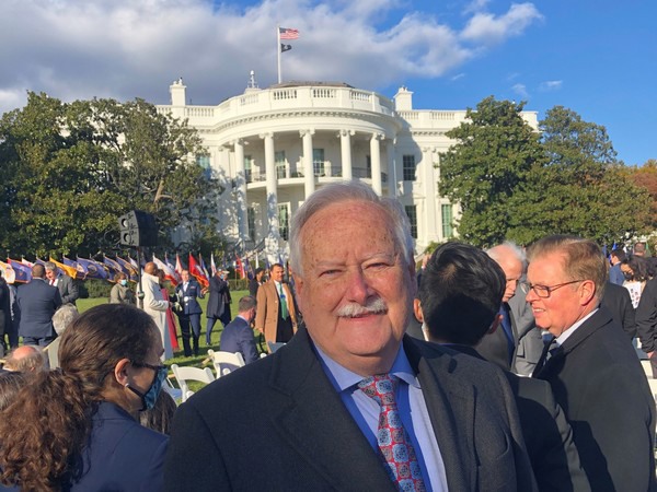 United Fresh attends White House signing ceremony for infrastructure bill