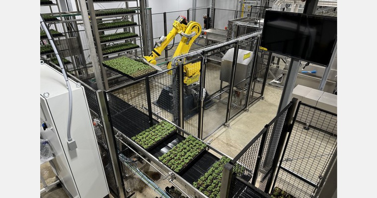Organic vertical farm unveils new Texas facility