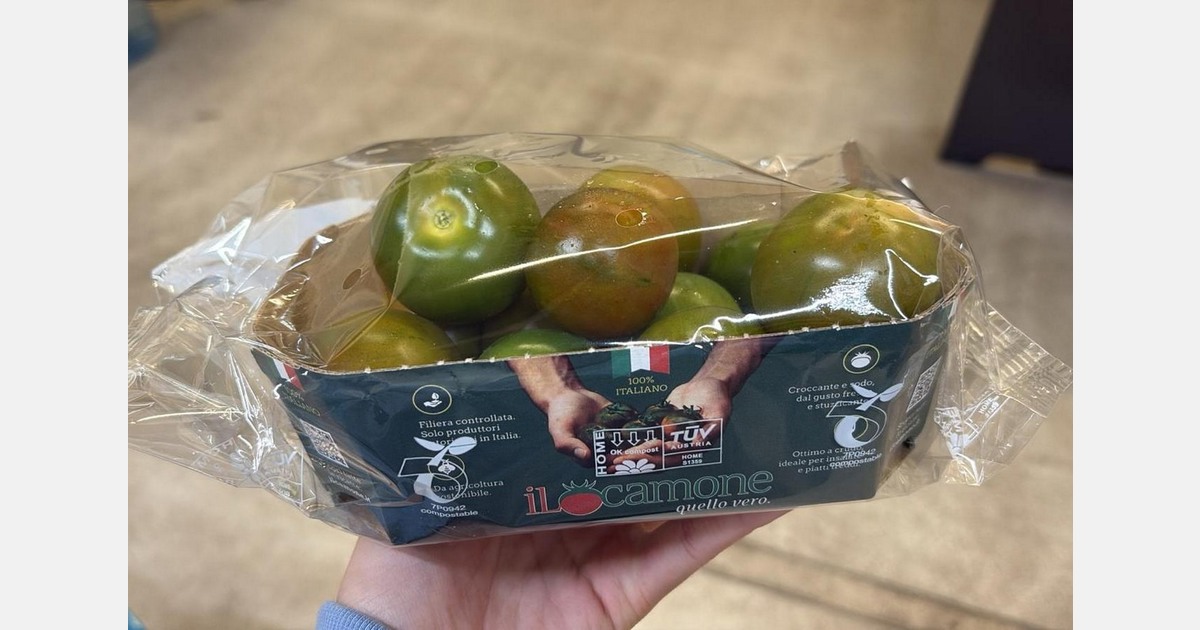 Camone tomato available in two packs, one of which is private label