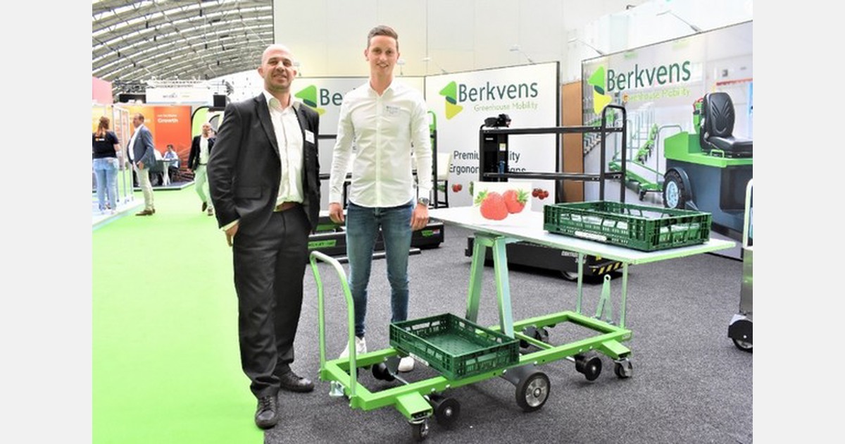 New type of strawberry harvester introduced to the market