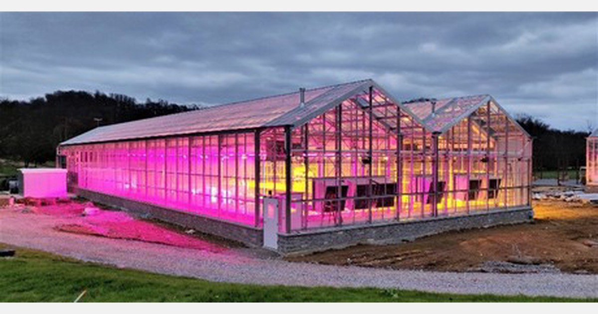 Current introduces one-for-one LED replacement for 1000W HPS products