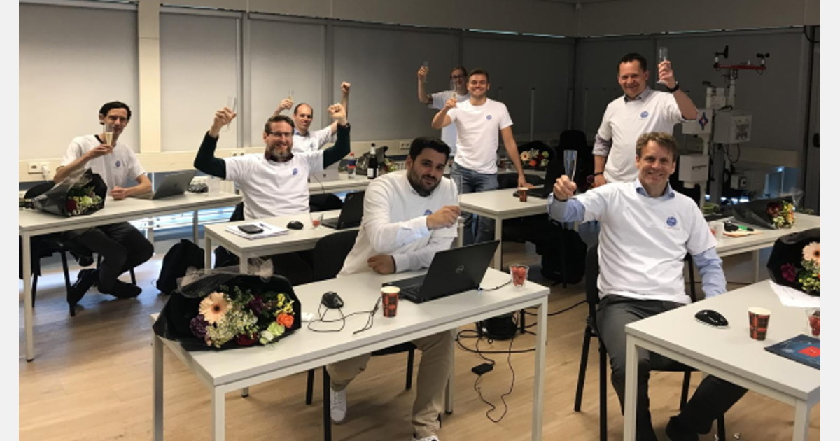 AI growing team outperforms human growers in autonomous growing challenge