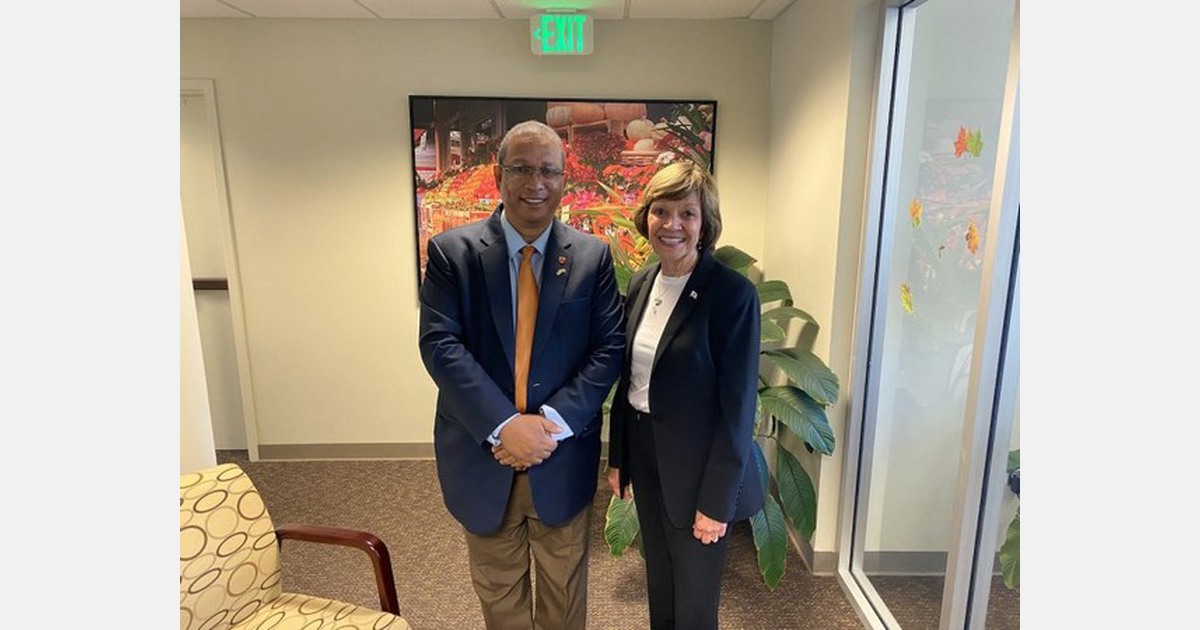 US (CA): Secretary Ross and Western Cape Minister of Agriculture ...