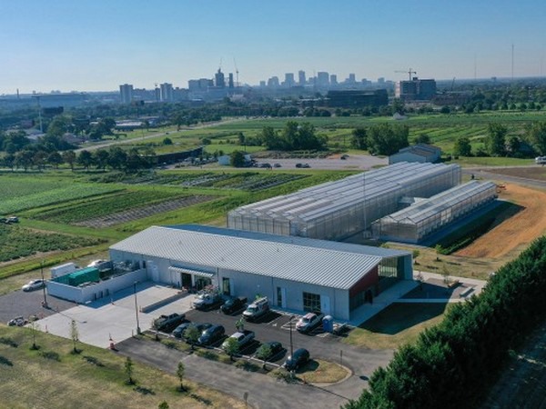CFAES celebrates opening of one-of-a-kind greenhouse of the future