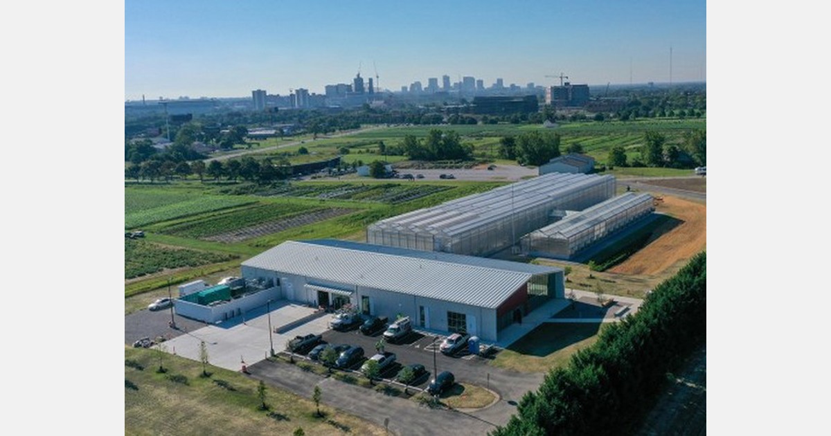 CFAES celebrates opening of one-of-a-kind greenhouse of the future