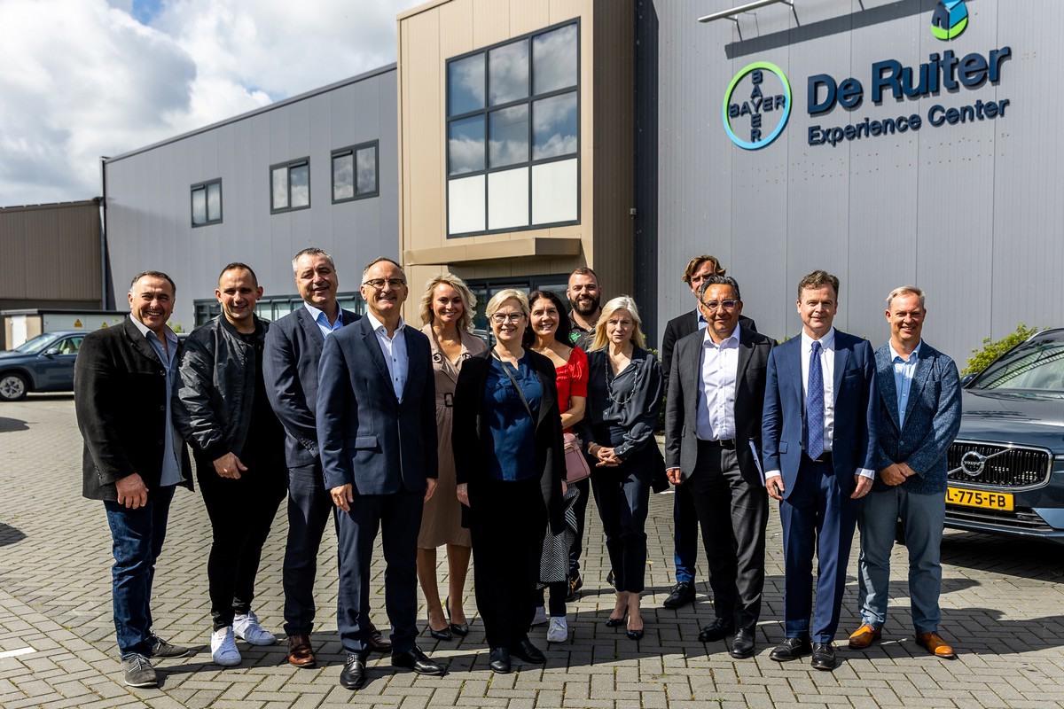 South Australian delegation visits the ‘De Ruiter Experience Center’
