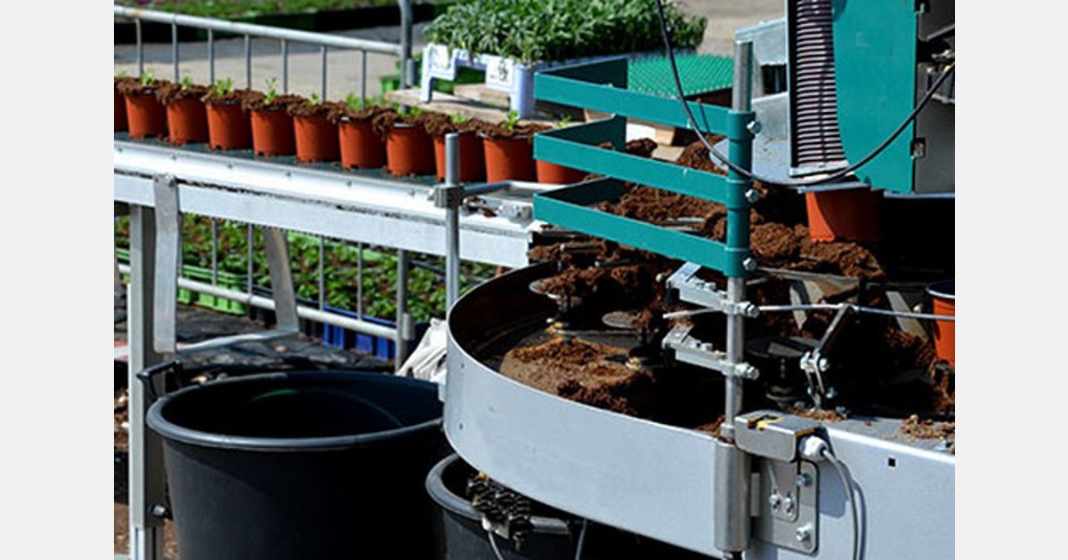 Reduction and replacement of peat in substrates