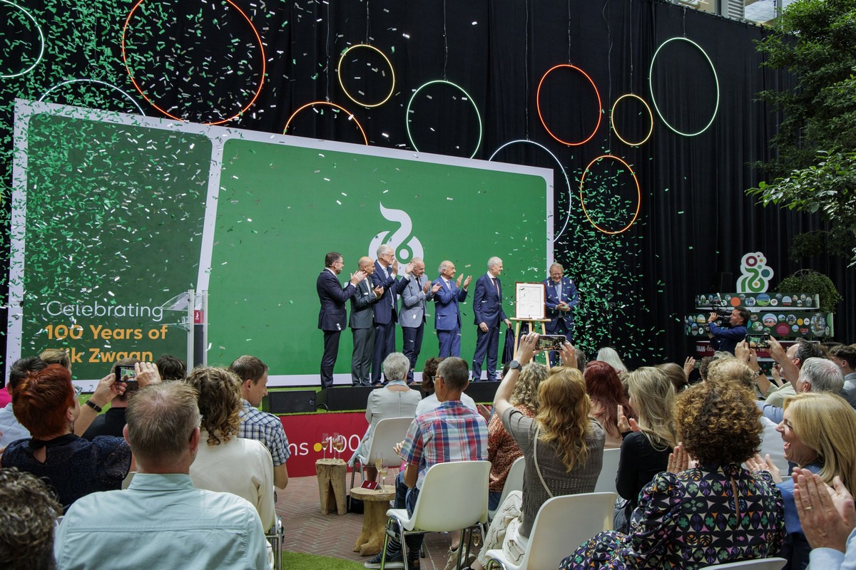 Rijk Zwaan receives honorary royal title