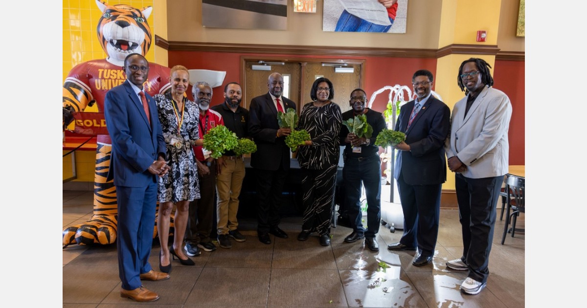 US (AL): Tuskegee University enjoying campus-grown hydroponic vegetables